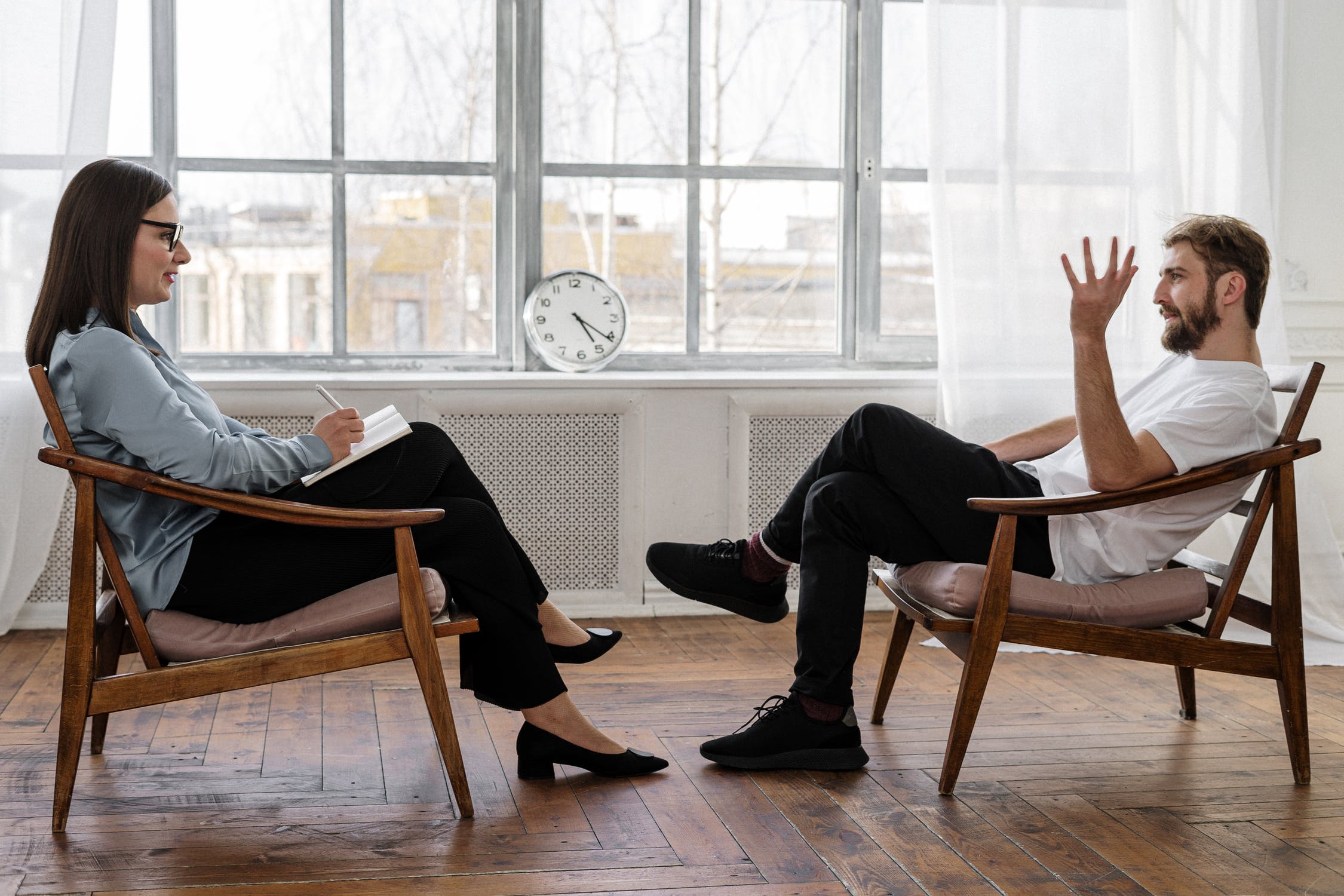 10 Common Phrases That Make You Sound Passive Aggressive In The Workplace 10-common-phrases-that-make-you-sound-passive-aggressive-in-the-workplace